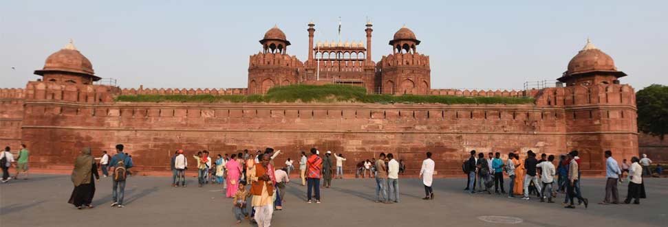 Red Fort - Tour and Taxi